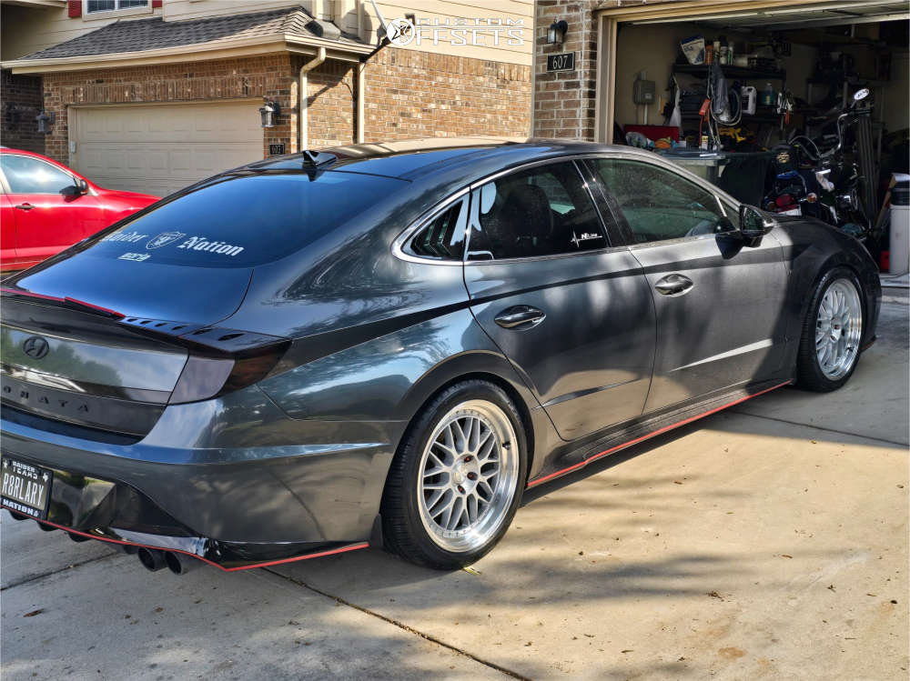 2022 Hyundai Sonata with 19x8.5 35 Aodhan Ah02 and 245/40R19 Pirelli ...