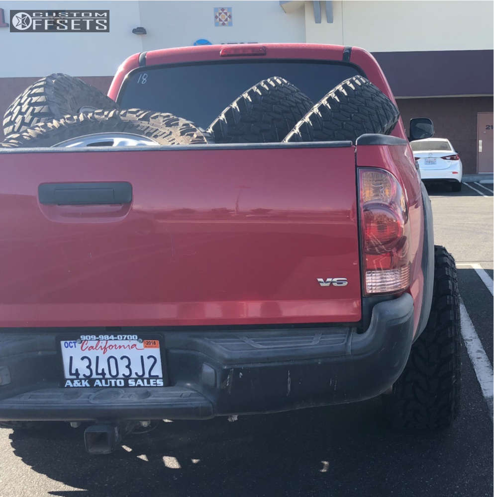 2006 Toyota Tacoma with 20x12 -52 Method MR606 and 33/12.5R20 Mazzini ...