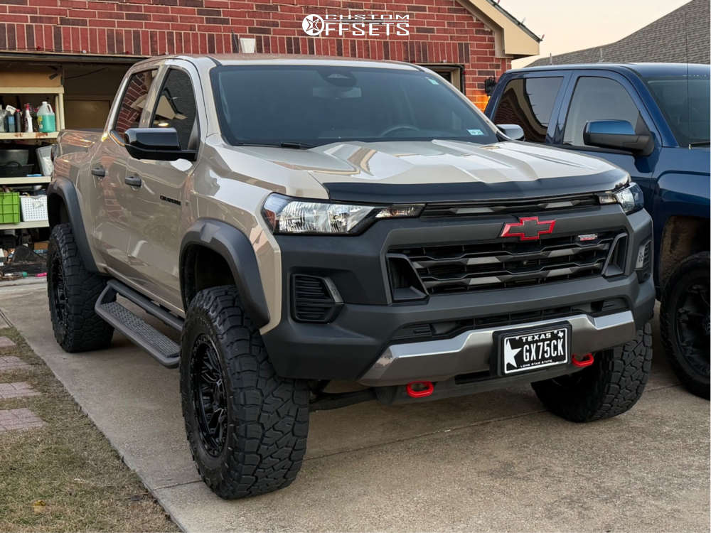 2023 Chevrolet Colorado with 18x9 0 Hostile H135 and 295/70R18 Toyo ...