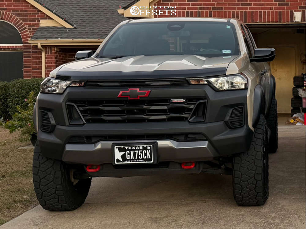 2023 Chevrolet Colorado with 18x9 0 Hostile H135 and 295/70R18 Toyo ...