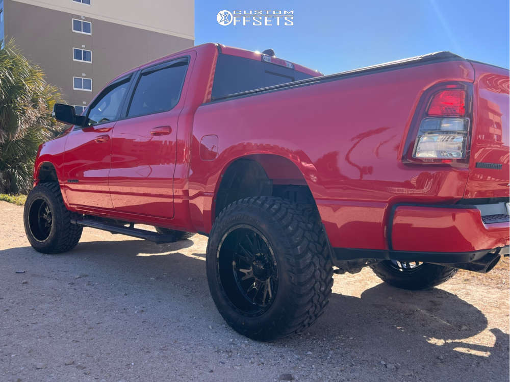 2022 Ram 1500 with 20x12 -44 TIS 547b and 35/12.5R20 AMP Mud Terrain ...