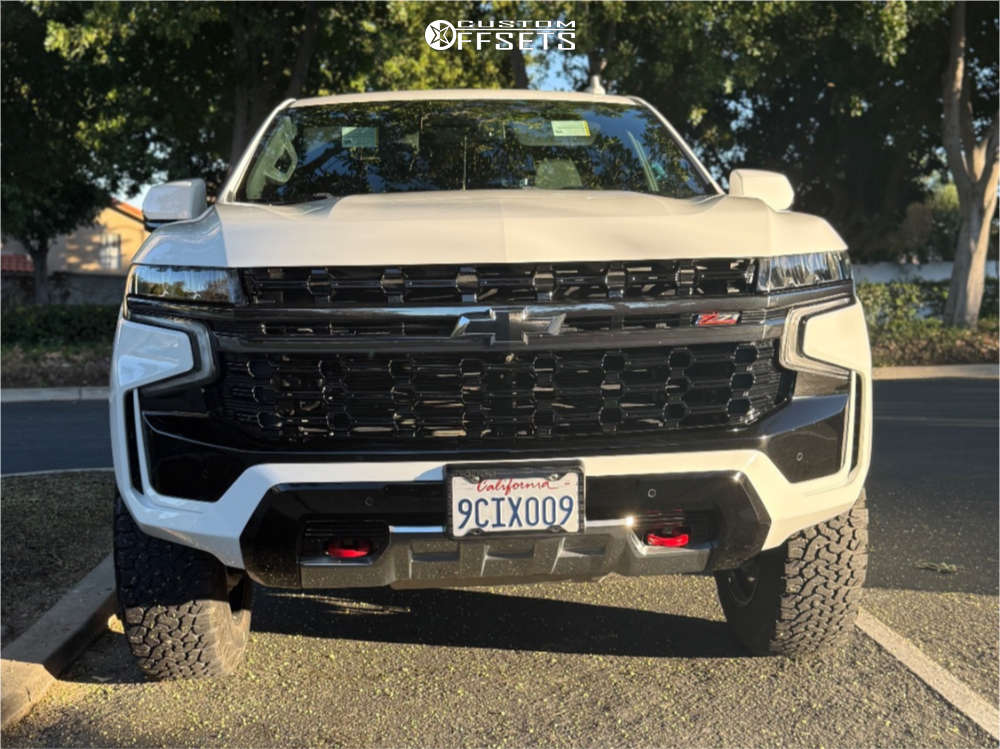 2022 Chevrolet Tahoe with 20x10 -18 Lock Offroad Wheels Commando and ...