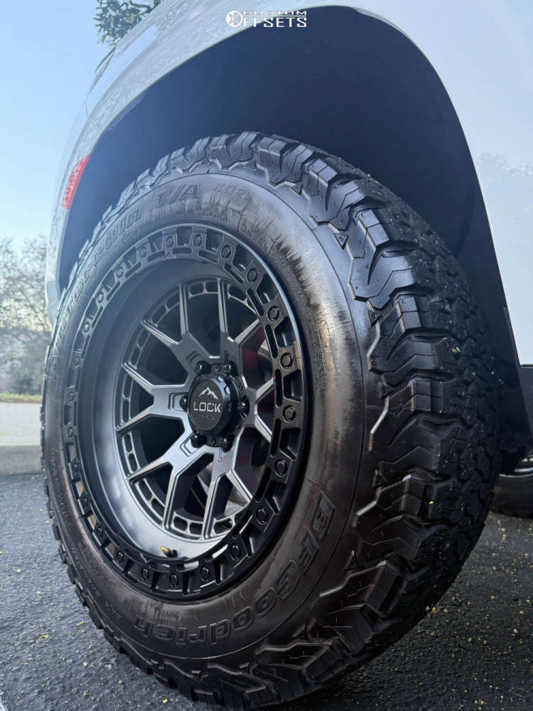 2022 Chevrolet Tahoe with 20x10 -18 Lock Offroad Wheels Commando and ...