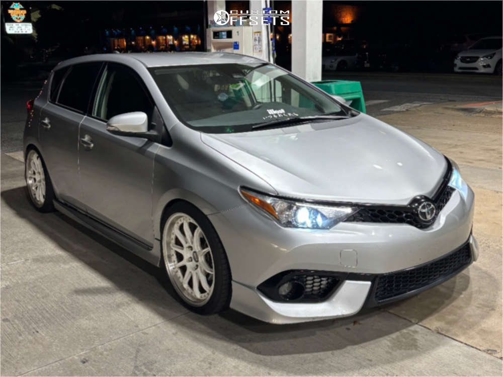 2018 Toyota Corolla IM with 19x9.5 35 ESR Cs12 and 235/35R19 ...