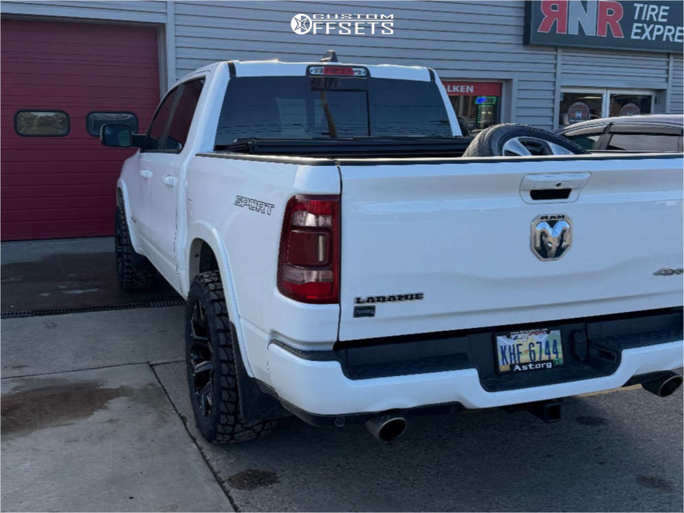2022 Ram 1500 with 20x10 -19 Revenge Offroad Rv-202 and 33/12.5R20 ...