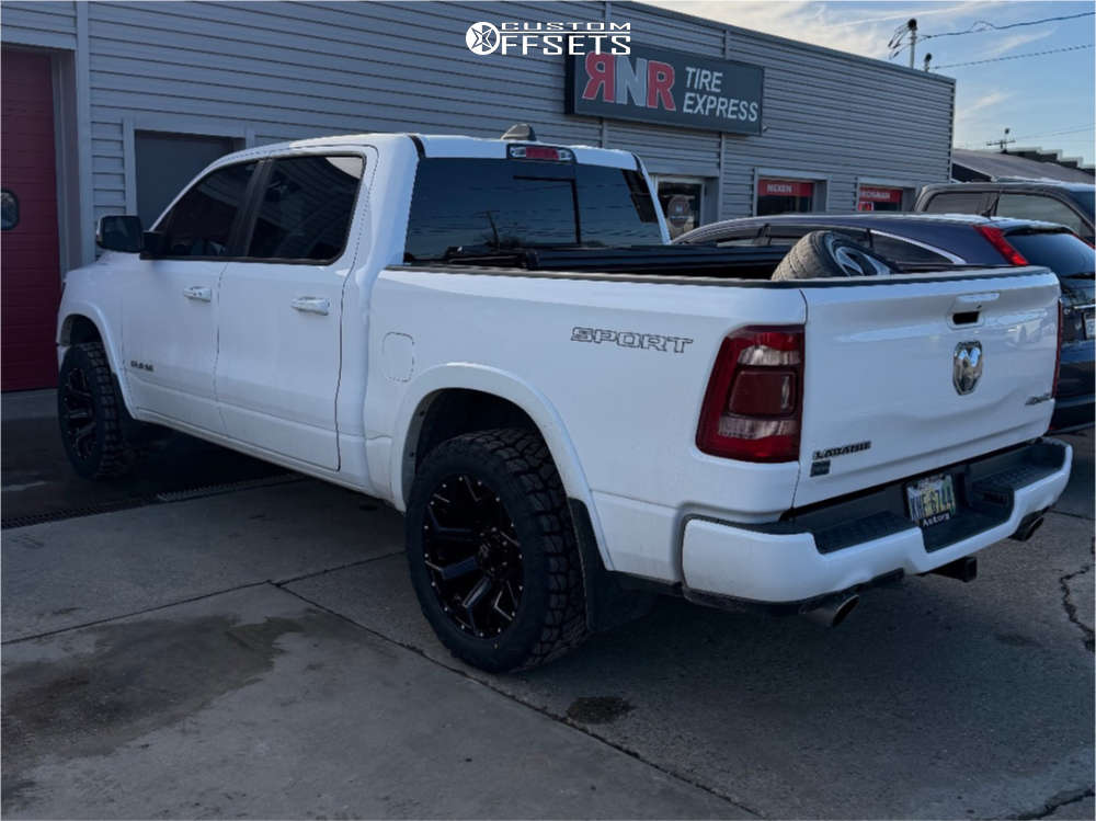 2022 Ram 1500 with 20x10 -19 Revenge Offroad Rv-202 and 33/12.5R20 ...