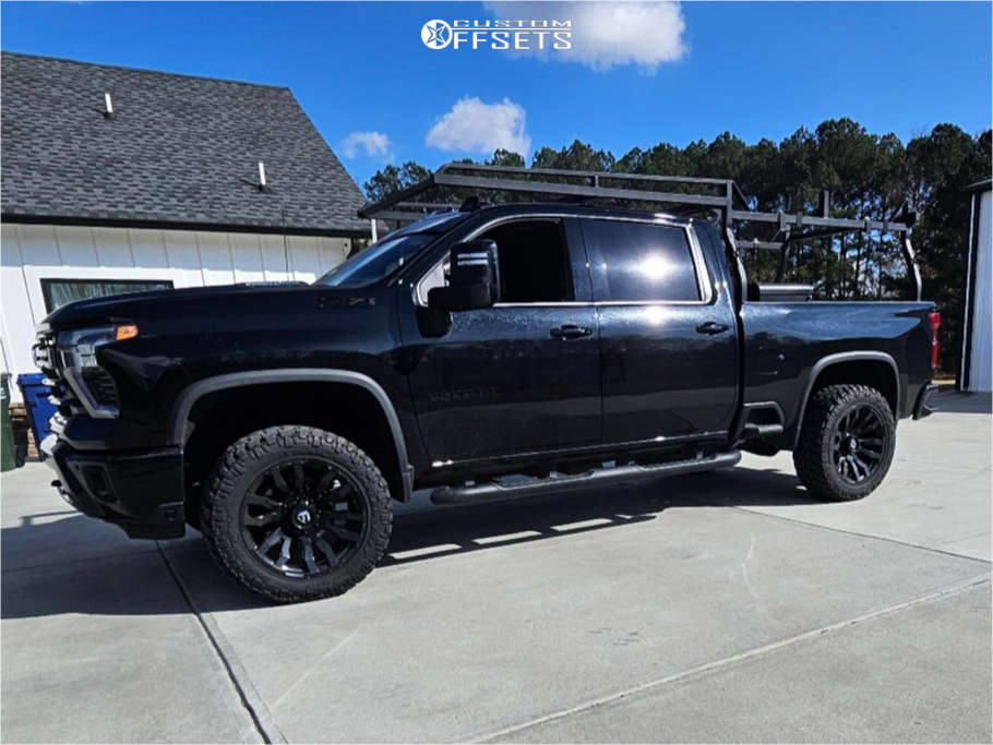 2024 Chevrolet Silverado 2500 HD with 22x10 -18 Fuel Blitz and 35/12 ...