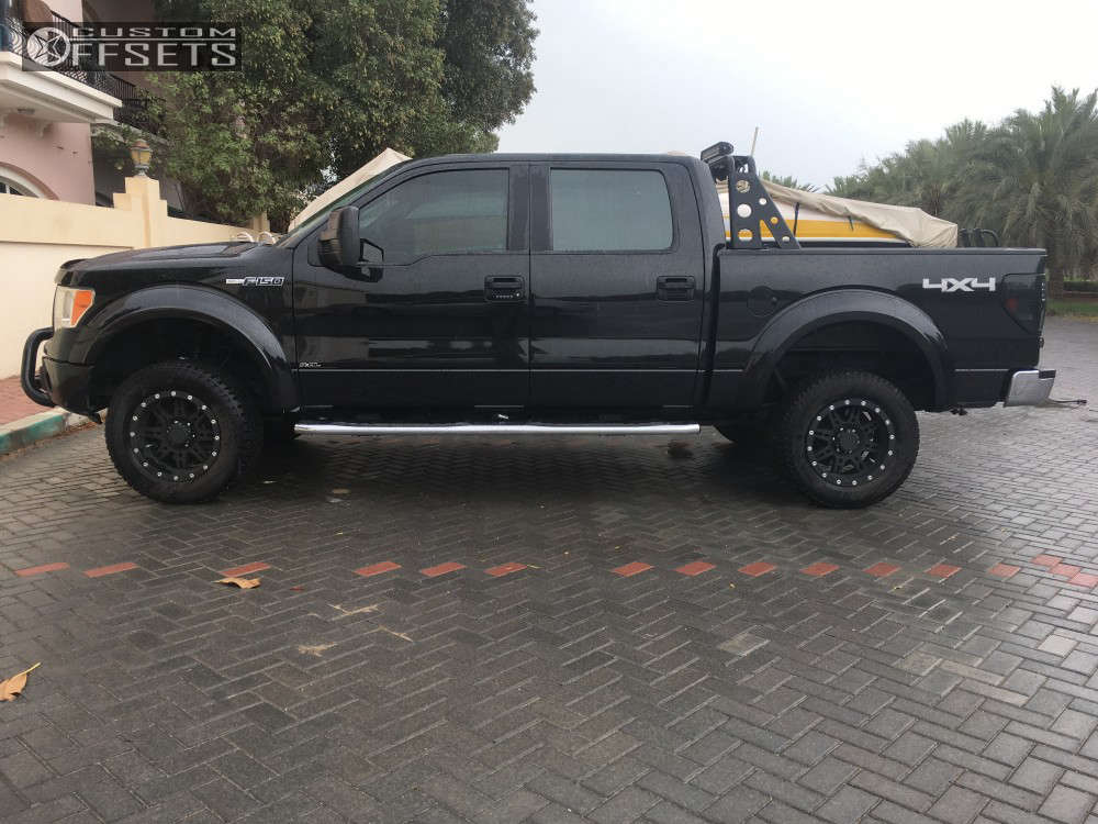 2014 Ford F-150 with 18x9 0 Pro Comp Series 31 and 265/70R18 Kumho Road ...