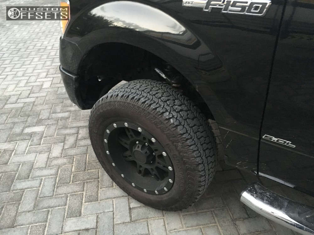 2014 Ford F-150 with 18x9 0 Pro Comp Series 31 and 265/70R18 Kumho Road ...