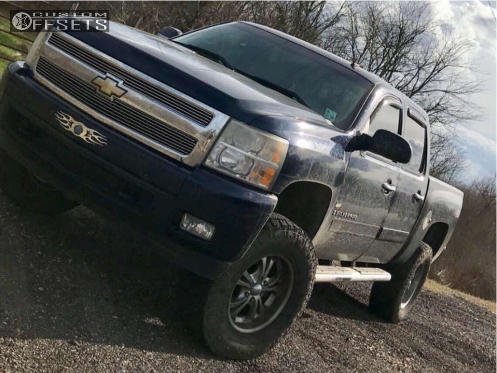 2008 Chevrolet Silverado 1500 with 18x9 Boss 304 and 35/12.5R18 Toyo ...