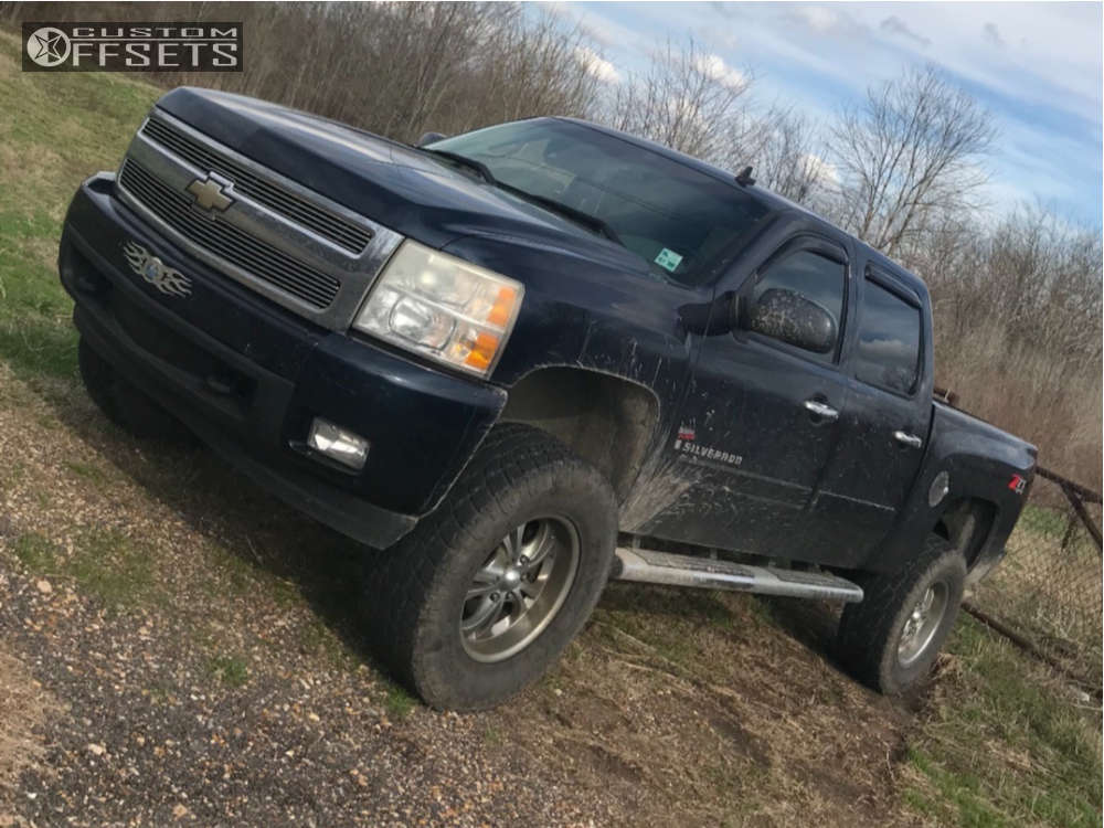 2008 Chevrolet Silverado 1500 with 18x9 Boss 304 and 35/12.5R18 Toyo ...
