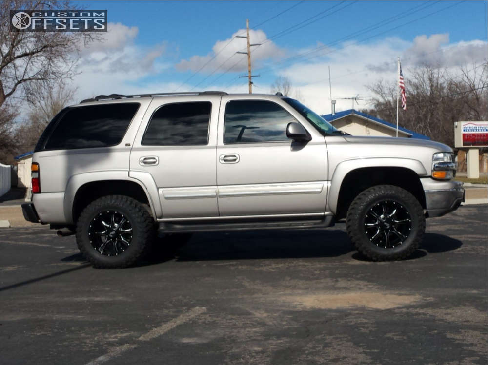 2004 Chevrolet Tahoe with 18x10 -24 Moto Metal Mo970 and 33/12.5R18 ...