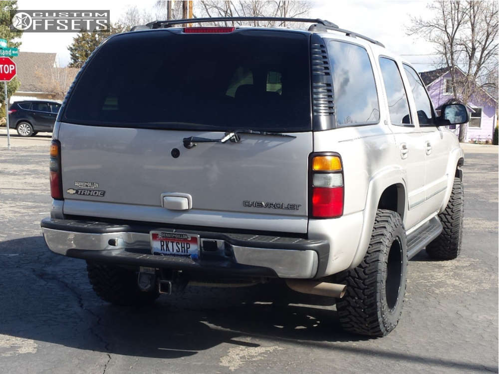 2004 Chevrolet Tahoe with 18x10 -24 Moto Metal Mo970 and 33/12.5R18 ...