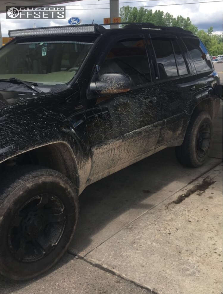 2004 Chevrolet Trailblazer with 17x9 -12 XD Rockstar Ii and 265/70R17 ...