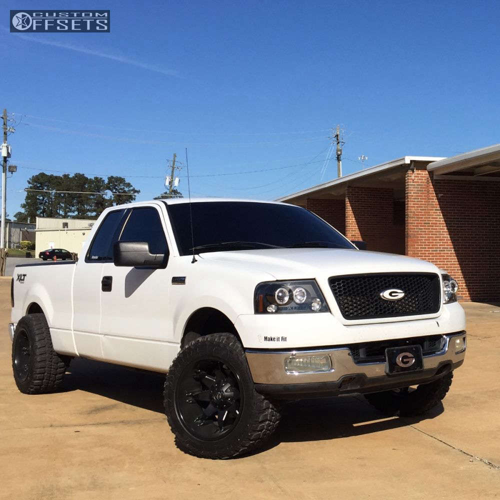 2004 Ford F-150 with 20x12 -44 Fuel Octane and 33/12.5R20 Federal ...