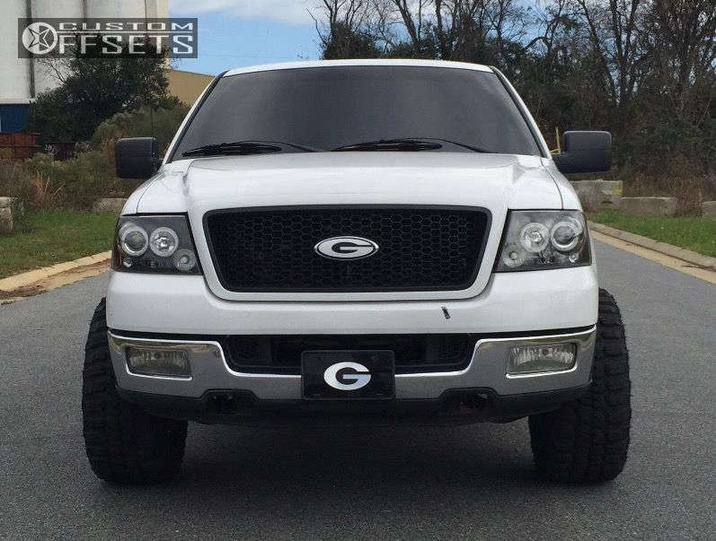 2004 Ford F-150 with 20x12 -44 Fuel Octane and 33/12.5R20 Federal ...