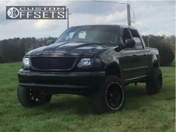 2001 Ford F-150 with 20x12 -44 XD Armour and 33/12.5R20 Atturo Trail ...