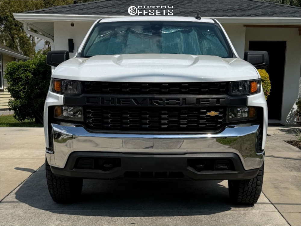 2022 Chevrolet Silverado 1500 with 17x8.5 0 Method Mr316 and 235/80R17 ...
