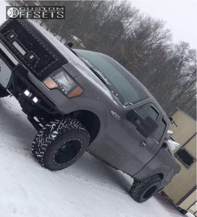 2014 Ford F-150 with 18x12 -44 Fuel Maverick D538 and 33/12.5R18 Atturo ...