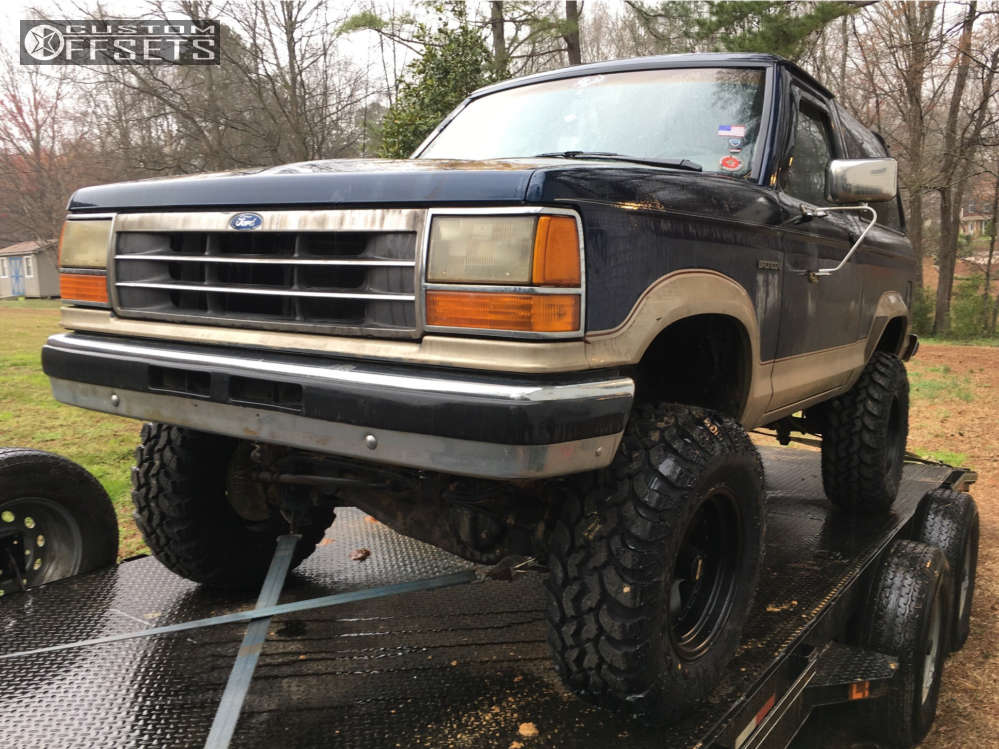 1989 Ford Bronco II with 15x7 -6 American Racing Ar23 and 31/10.5R15 ...