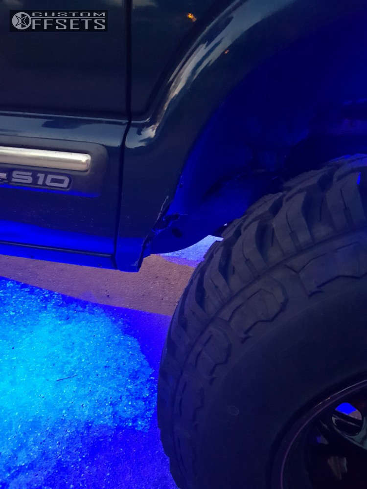 2001 Chevrolet S10 with 15x10 -45 Bart Wheels Super Trucker and 31/10 ...