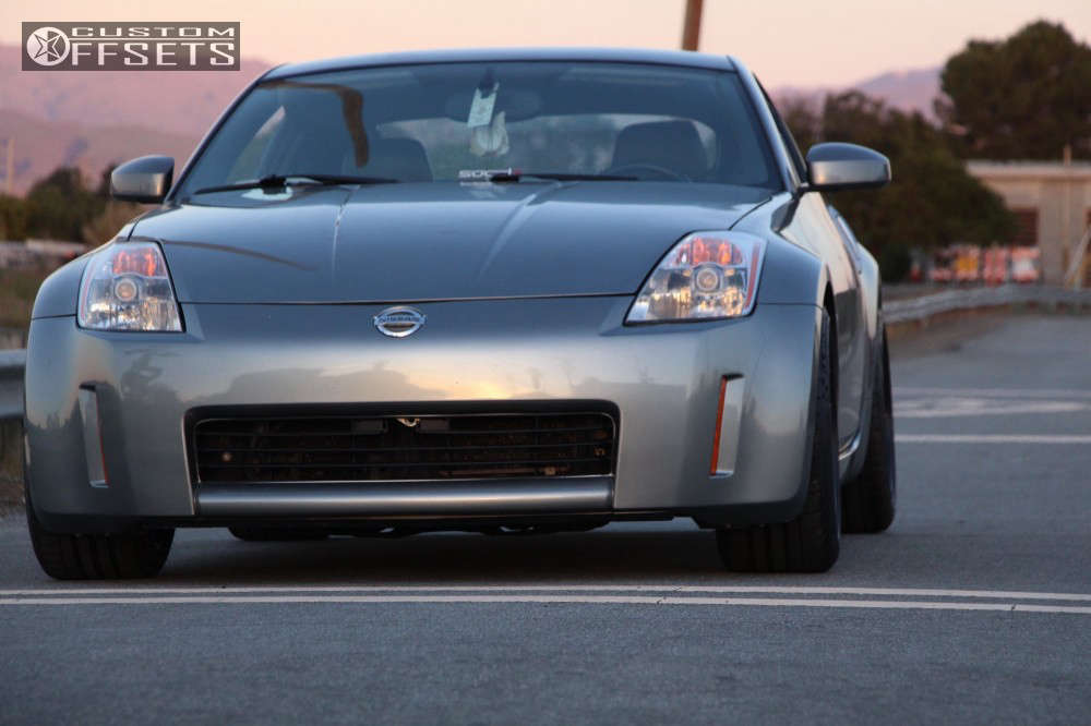2004 Nissan 350Z with 18x9.5 18 AVID1 AV6 and 245/40R18 Michelin Pilot ...