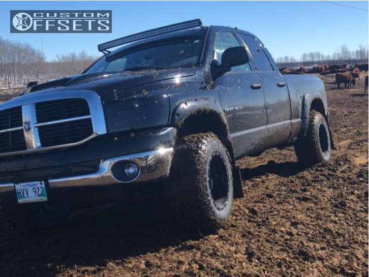 2006 Dodge Ram 1500 with 18x12 -44 Moto Metal Mo962 and 33/12.5R18 ...