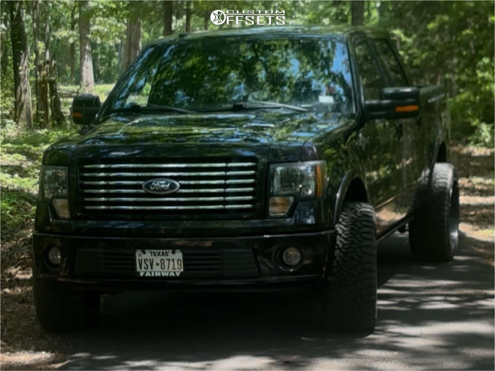 2010 Ford F-150 with 22x12 -44 Hostile Sprocket and 33/12.5R22 Fury ...