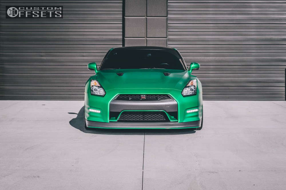 2012 Nissan GT-R with 20x10 35 Advan GT Premiums and 285/35R20 Michelin ...