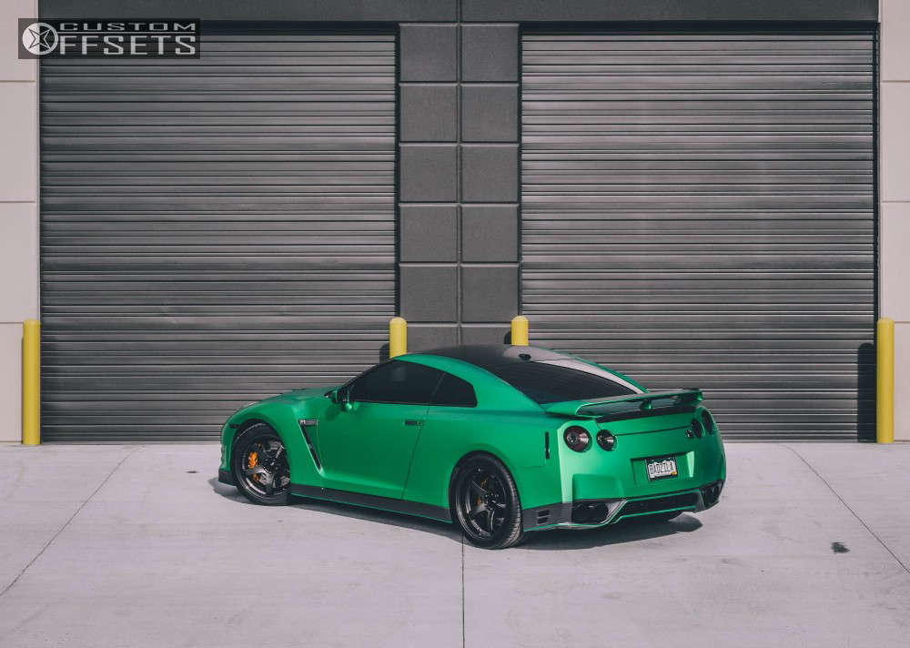 2012 Nissan GT-R with 20x10 35 Advan GT Premiums and 285/35R20 Michelin ...