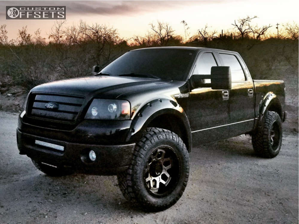 2006 Ford F-150 with 20x10 -25 Ultra Warlock and 35/12.5R20 Nitto Ridge ...