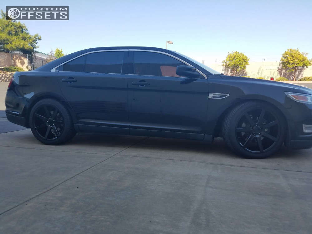 2011 Ford Taurus with 20x9 35 Niche Verona and 275/40R20 Toyo Tires ...