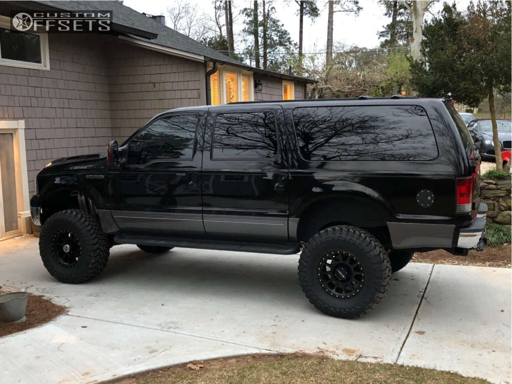 2005 Ford Excursion with 18x9 -12 Method Nv and 37/13.5R18 Toyo Tires ...