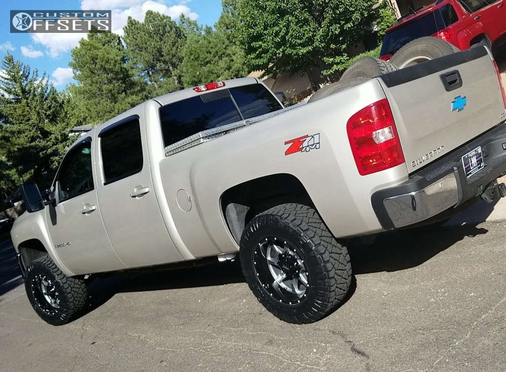 2008 Chevrolet Silverado 2500 HD with 18x10 -24 Moto Metal Mo970 and 33/12.5R18 Nitto Ridge ...