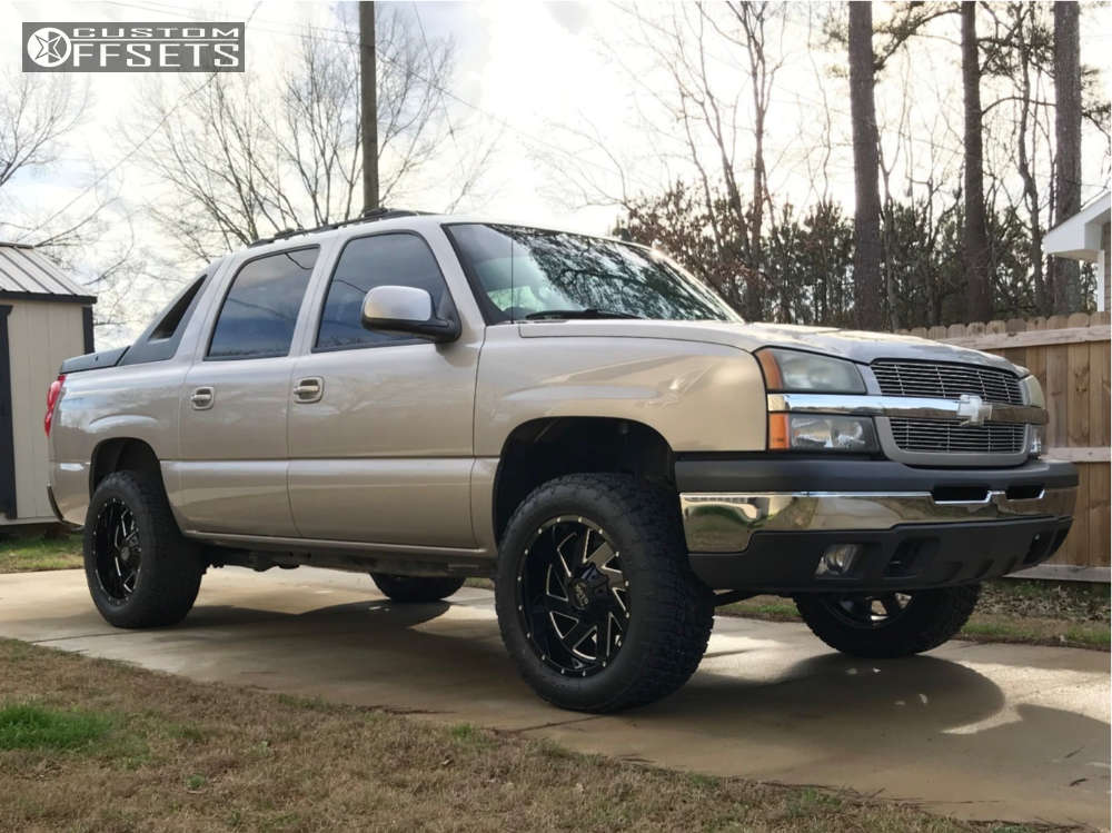 2006 Chevrolet Avalanche with 20x10 -18 Moto Metal Mo988 and 285/55R20 ...