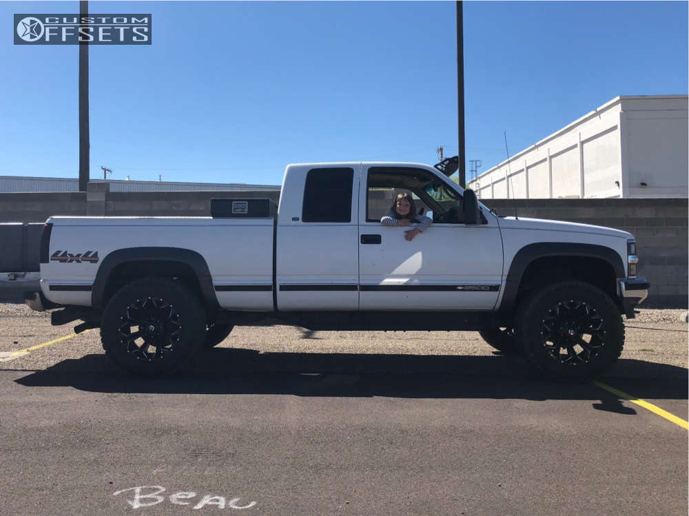 1998 Chevrolet K2500 with 20x10 -18 Fuel Assault and 285/65R20 Nitto ...