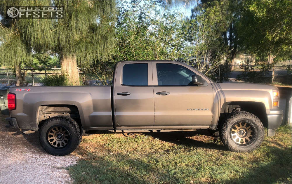 2015 Chevrolet Silverado 1500 with 18x9 1 Fuel Vector and 33/12.5R18 ...