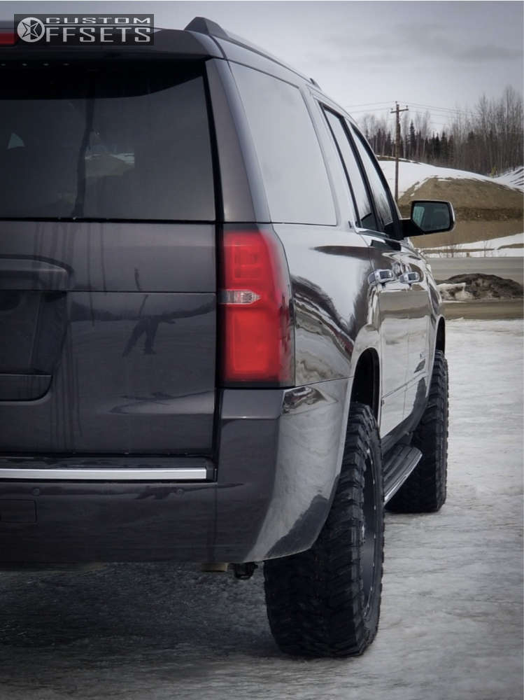 2015 Chevrolet Suburban with 20x9 1 Fuel Maverick and 33/12.5R20 Atturo ...