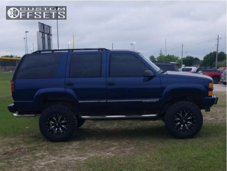 2000 Chevrolet Tahoe with 18x10 -12 Fuel Throttle and 305/70R18 Cooper ...