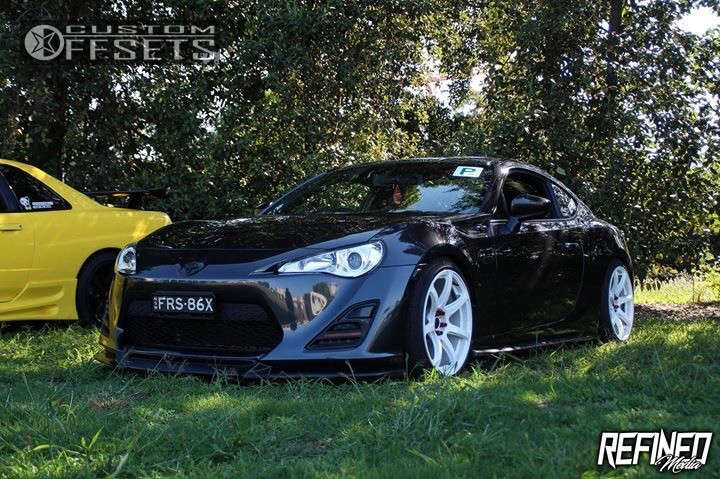 2015 Toyota 86 with 18x9.5 38 Rota Vector Pro and 235/40R18 Landsail ...