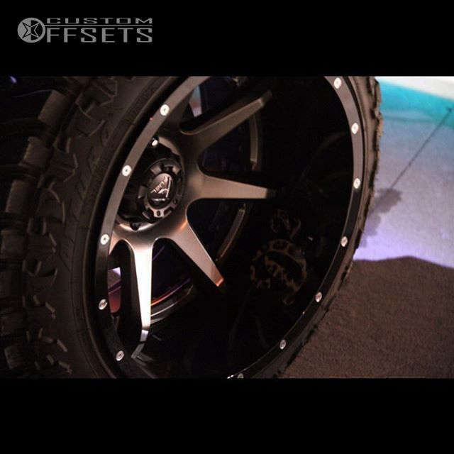 2013 Nissan Titan with 22x14 -76 Fuel Rampage and 35/12.5R22 Atturo ...