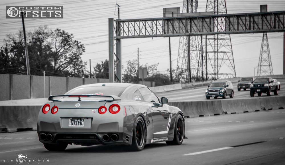 2015 Nissan GT-R with 20x10.5 25 HRE S104 and 285/35R20 Michelin Pilot ...