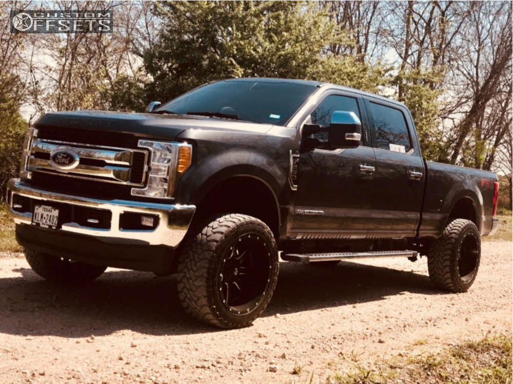 2017 Ford F-250 Super Duty with 22x12 -44 Fuel Maverick and 35/12.5R22 ...