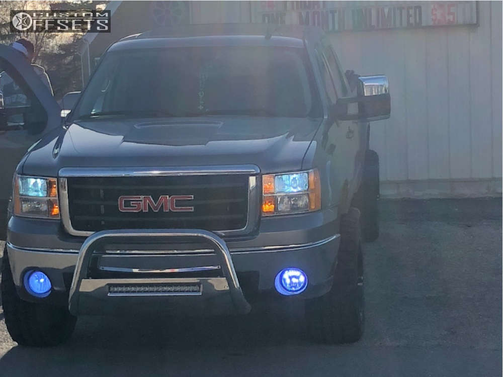 2008 GMC Sierra 1500 with 20x12 -51 Toxic Widow and 33/12.5R20 Federal ...