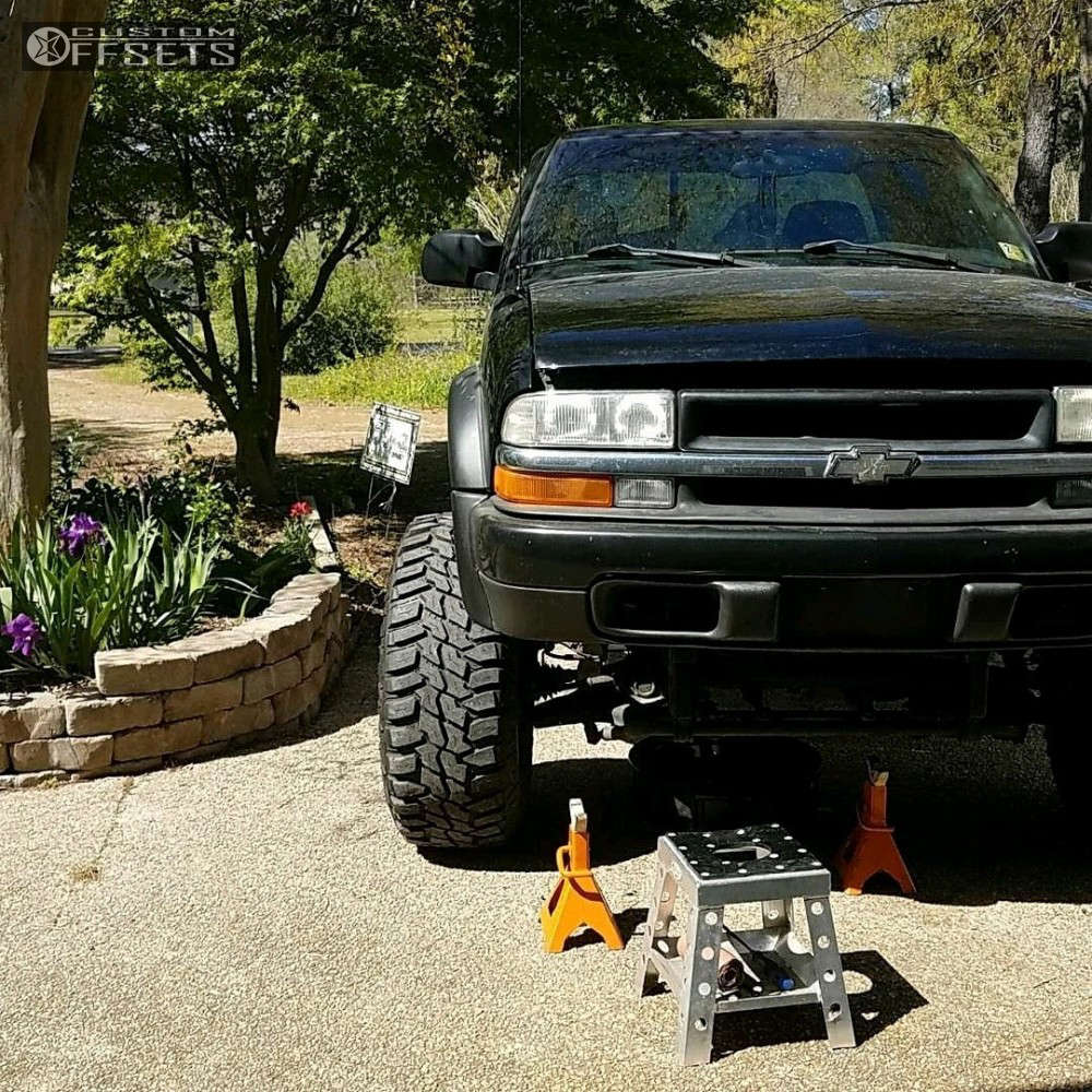 2003 Chevrolet S10 with 15x10 -47 Pro Comp Series 69 and 35/12.5R15 ...