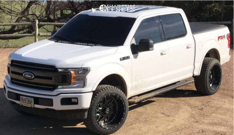 2018 Ford F-150 with 22x12 -44 Xtreme Force Xf2 and 305/45R22 Atturo ...
