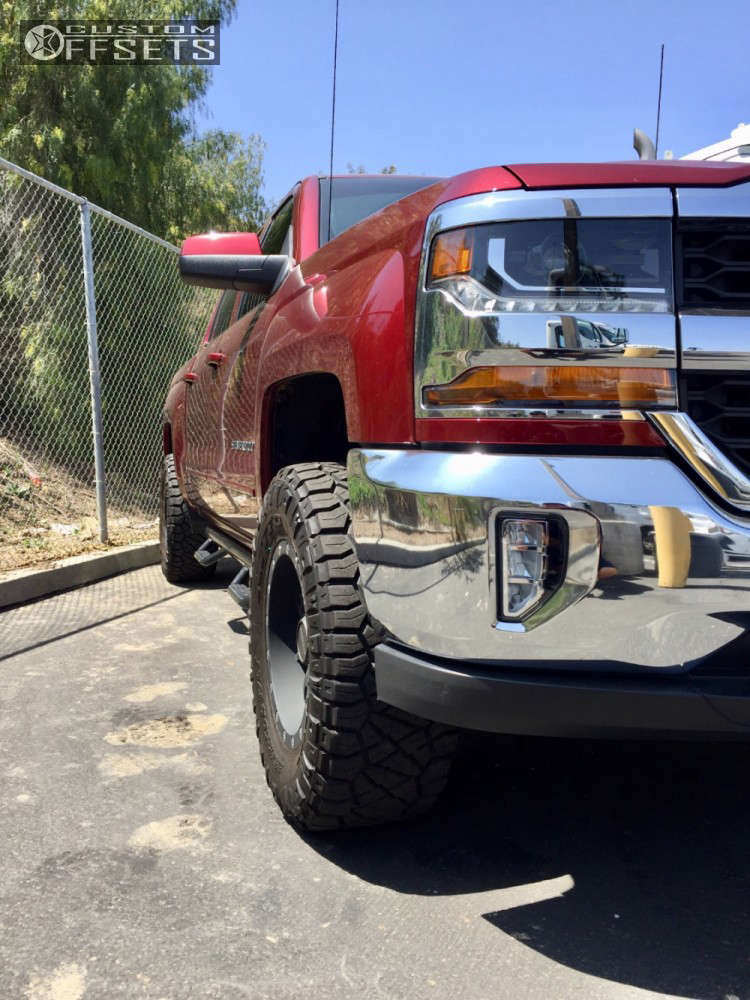2017 Chevrolet Silverado 1500 with 17x9 -6 Pro Comp Series 31 and 33/12 ...