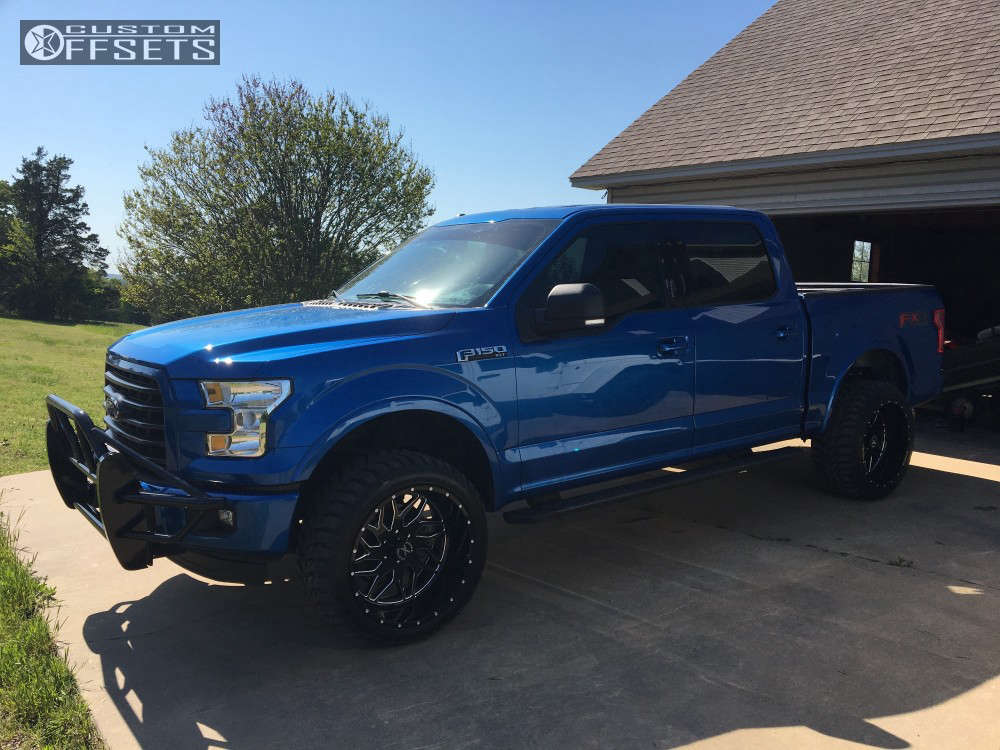 2015 Ford F-150 with 22x12 -44 Xtreme Force Xf2 and 33/12.5R22 Pinnacle ...