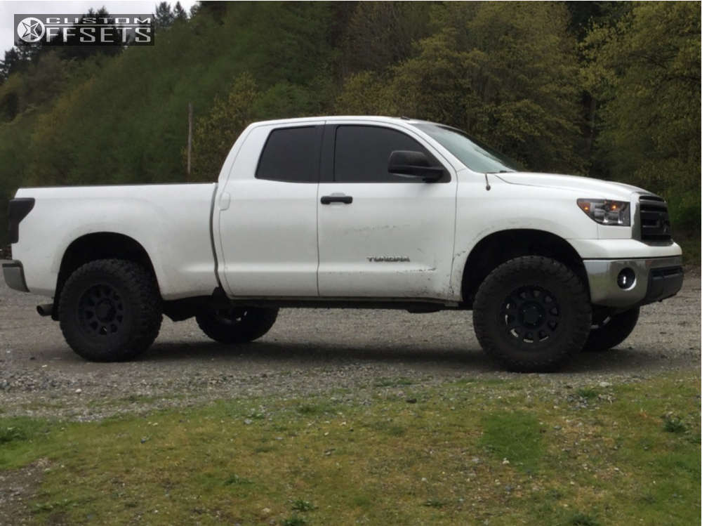 2011 Toyota Tundra with 18x9 0 Pro Comp Series 32 and 35/12.5R18 Toyo ...