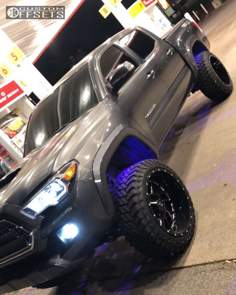 2017 Toyota Tacoma with 22x12 -44 RBP Glock and 33/12.5R22 Atturo Trail ...